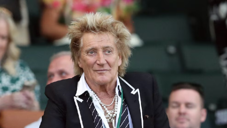 La rutina que mantiene activo a Rod Stewart a sus 80 años | Dateando