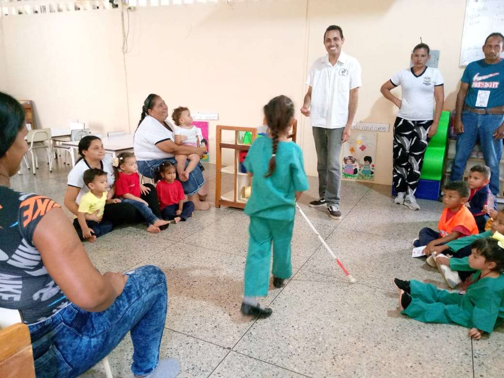 Cojedes conmemoró al bastón blanco como símbolo de discapacidad visual ...
