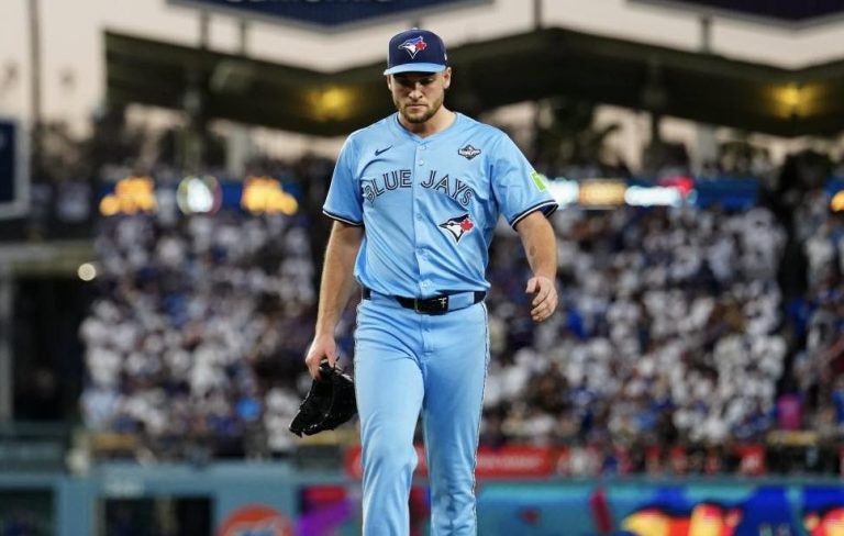 El novato Trey Yesavage hace historia y pone a Toronto a uno del sueño ...